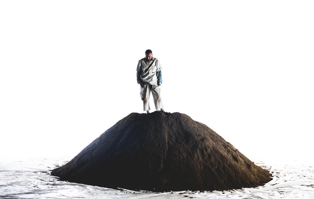 Mac Miller's Posthumous 'Balloonerism' Offers Raw Glimpse Into Artist's ...